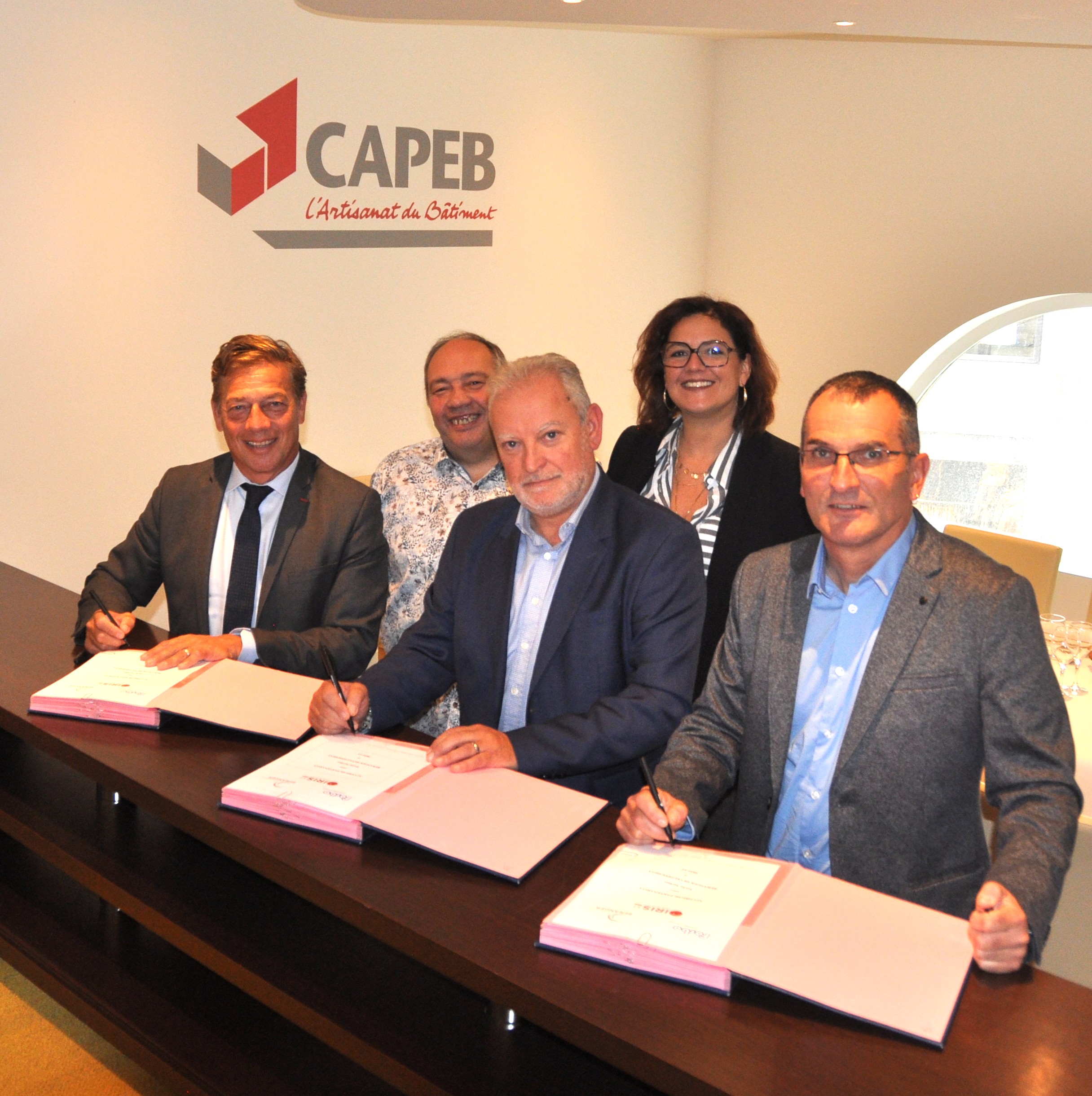 La CAPEB, Forbo Flooring Systems et l’IRIS-ST signent une convention de partenariat en faveur ...